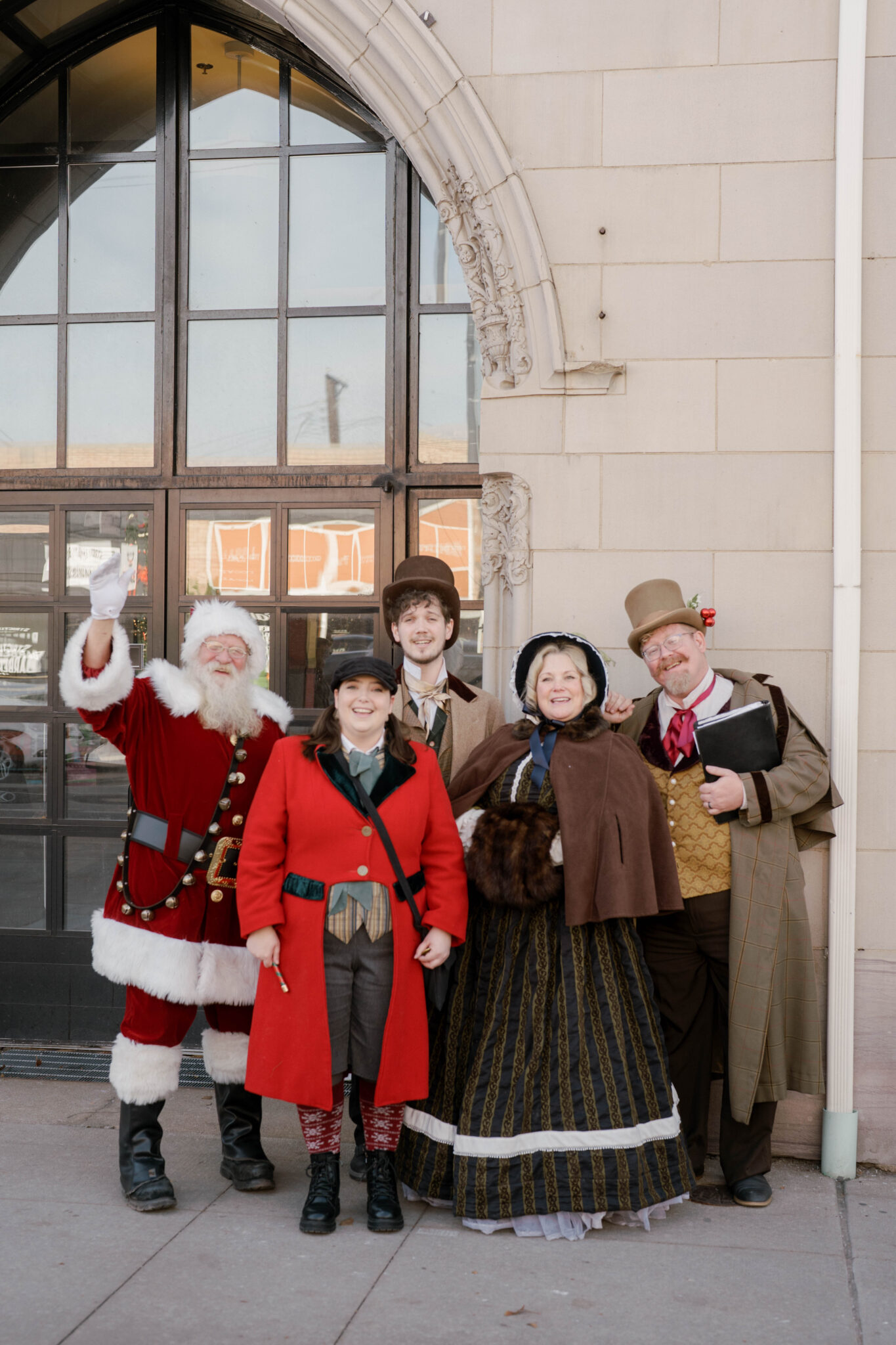 The Original Dickens Carolers and Roaming Santa perform along Main ...